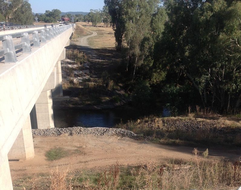 lachlan river gooloogong bridge access .JPG
