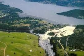 wyangala dam in flood.jpg